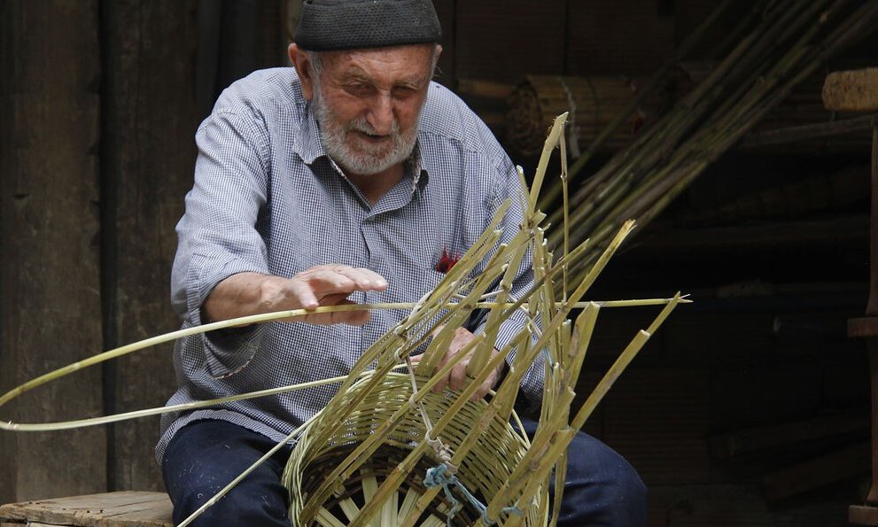 Taskaneh-Weben in Qezelbash - IranKultur - Iran | Kultur | Reisen